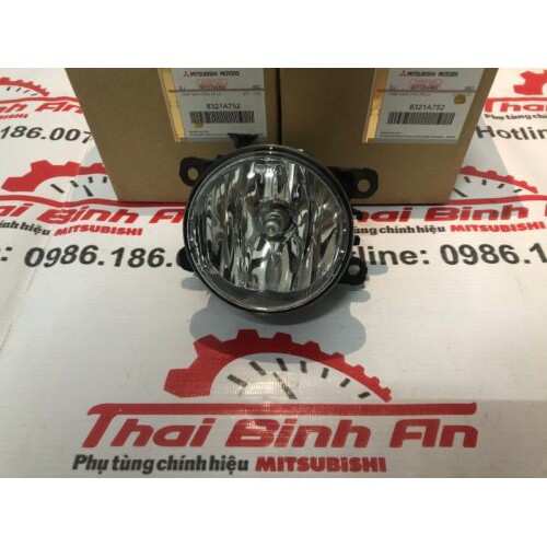 ĐÈN GẦM XPANDER 2019 8321A752 | Shopee Việt Nam