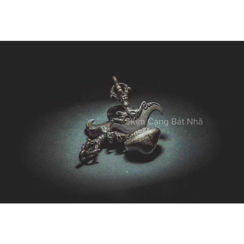 Mua Pháp bảo con dao cong và bát sọ được đúc từ ly cúng hộ pháp và hộp ...