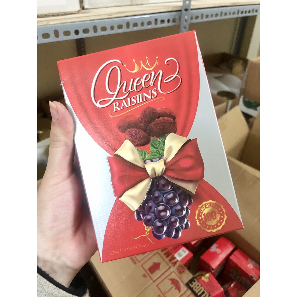 Mua Nho khô đen hộp đỏ Queen Raisins 100g giá rẻ nhất | TecKi.Vn
