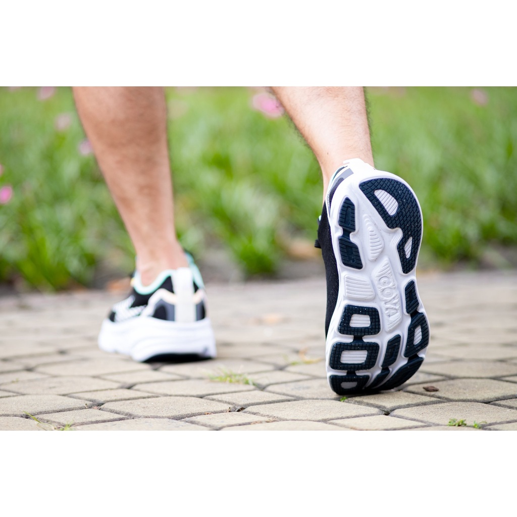 Mua Giày thể thao, Giày chạy bộ GOYA TRAINNING PLUS màu trắng đen cực ...
