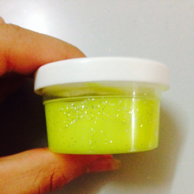 Slime kim tuyến (vàng dạ quang) – Đồ chơi trẻ em