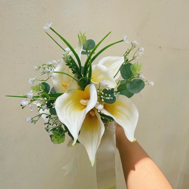 Mua HOA CƯỚI CẦM TAY CÔ DÂU VỚI HOA RUM CALLA LILY THEO PHONG CÁCH HIỆN ...
