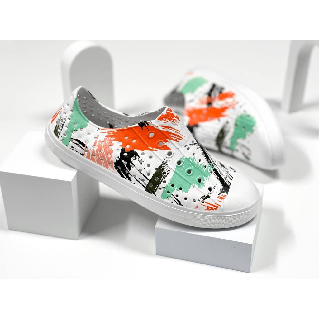 Giày Nhựa Native Phun Sơn, Giày Nam, Giày Nữ, Giày Đi Mưa tại TP. Hồ ...