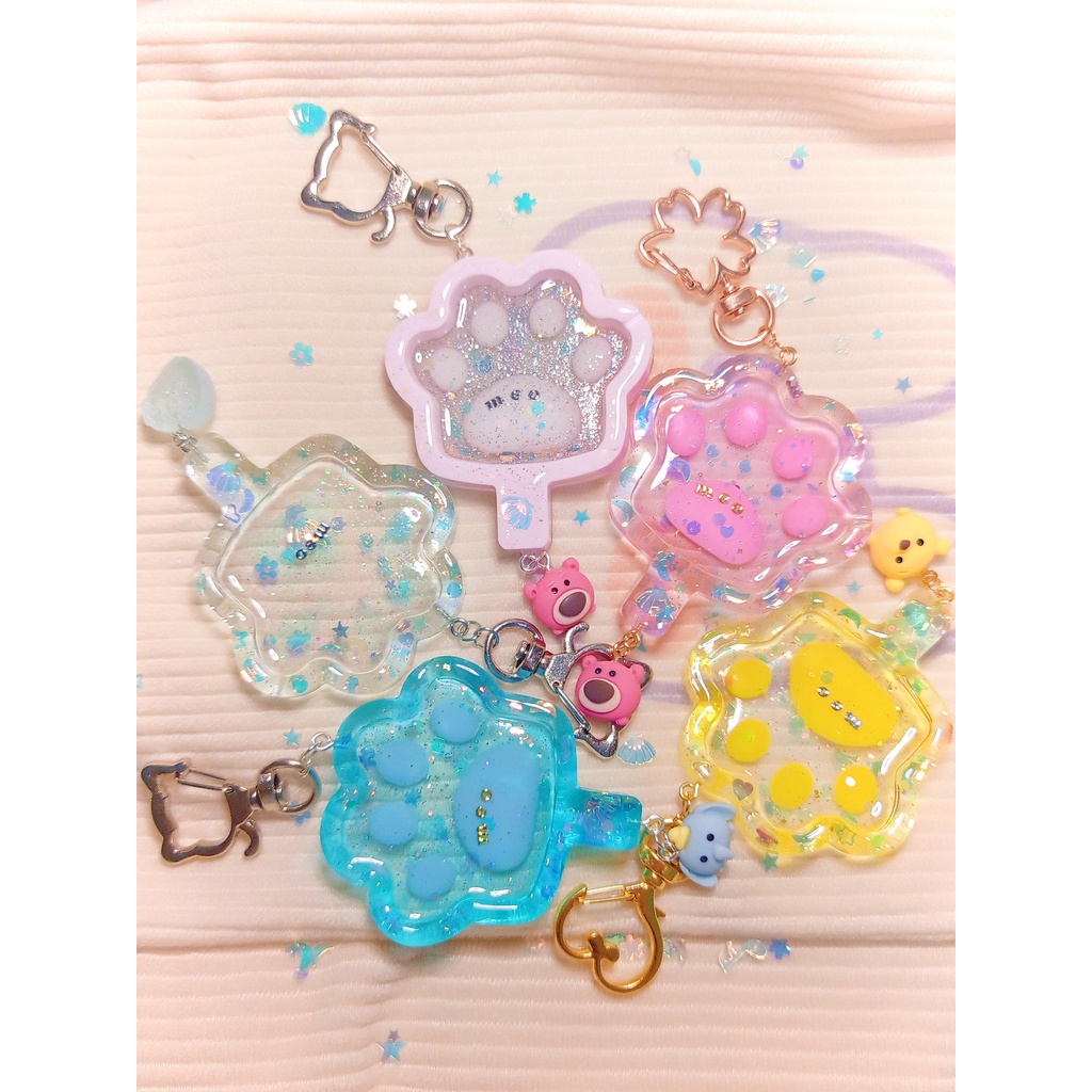 Móc khóa resin tay mèo handmade | Shopee Việt Nam