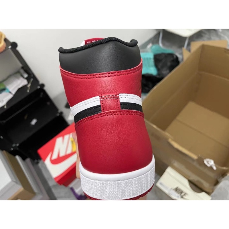 Mua giày AIR JORDAN 1 HIGH CHICAGO | Phiên bản cao cấp giá rẻ nhất ...