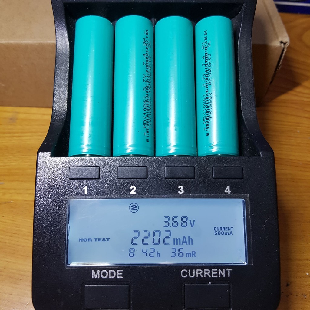 Pin sạc 18650 -2200mah 5C .Pin mới Chuẩn dung lượng, Pin tốt | Shopee ...