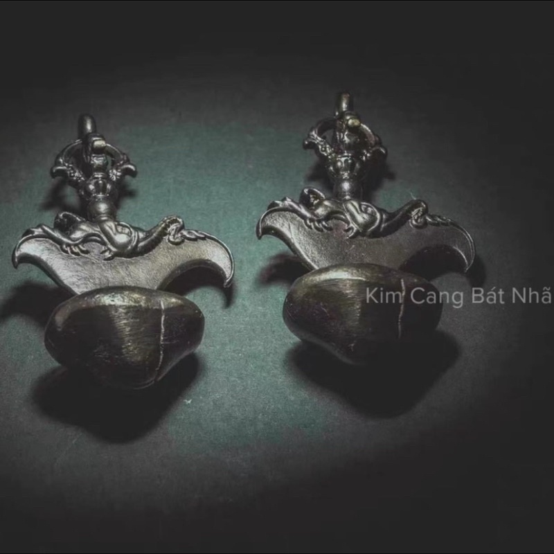 Mua Pháp bảo con dao cong và bát sọ được đúc từ ly cúng hộ pháp và hộp ...