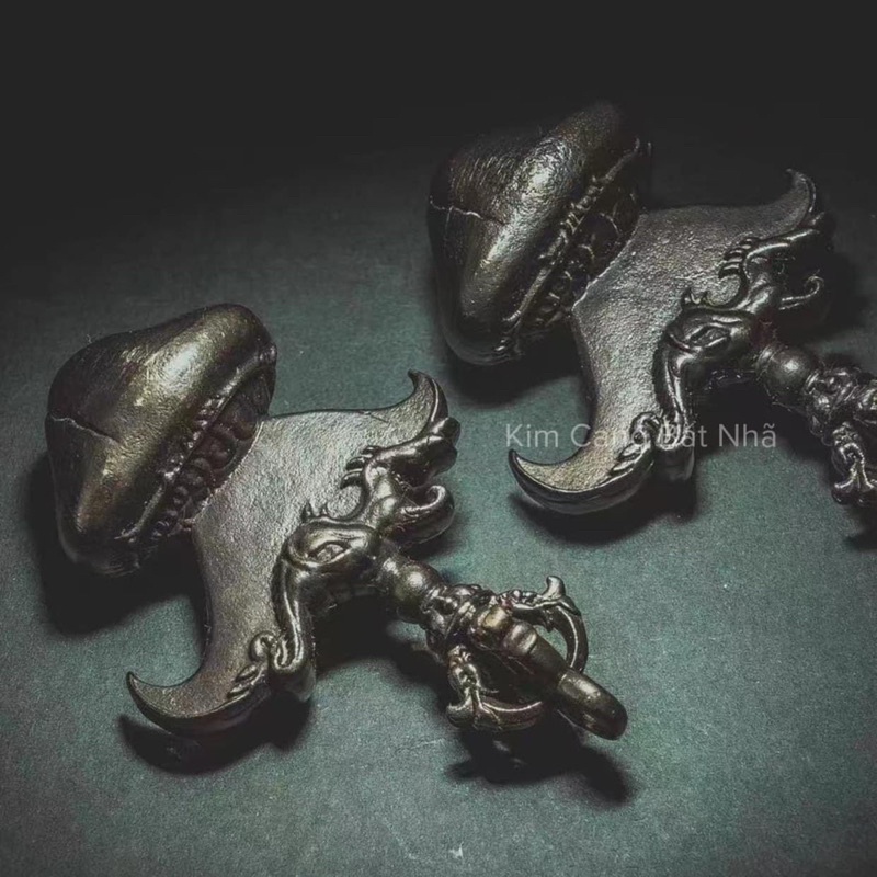 Mua Pháp bảo con dao cong và bát sọ được đúc từ ly cúng hộ pháp và hộp ...