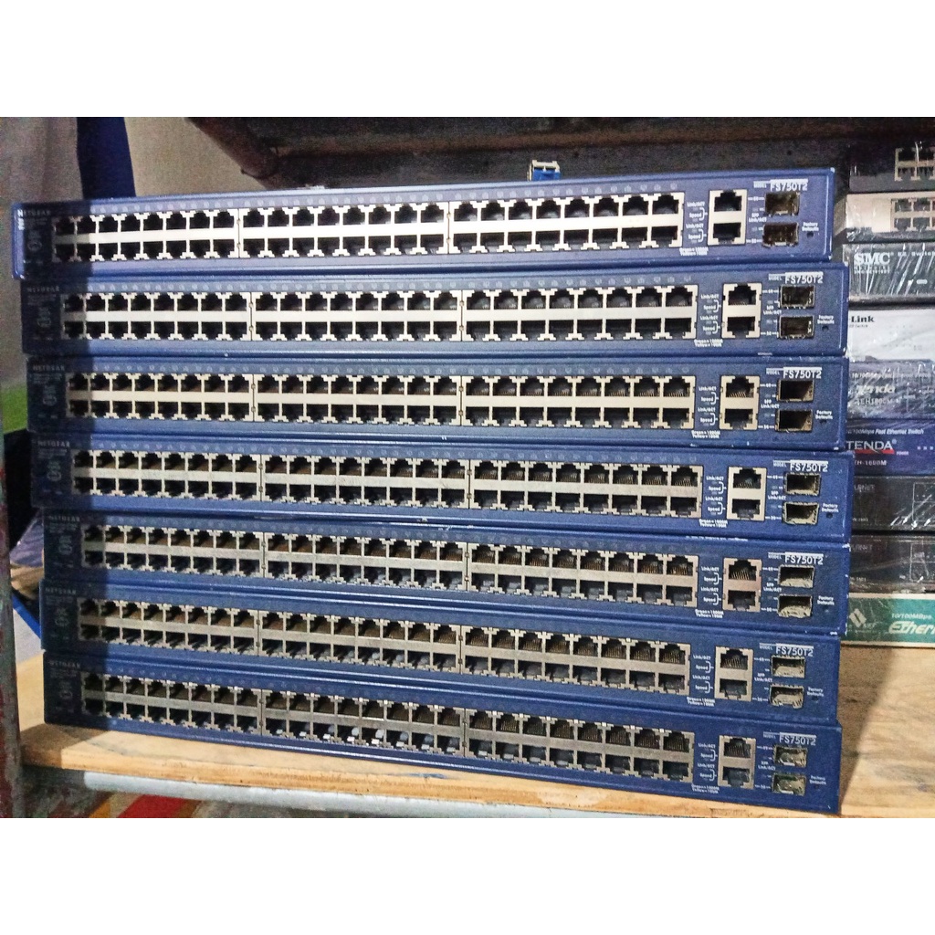 Switch netgear SF750T2 48 port 100mb + 2 port 1Gb + 2 sfp manager chia ...