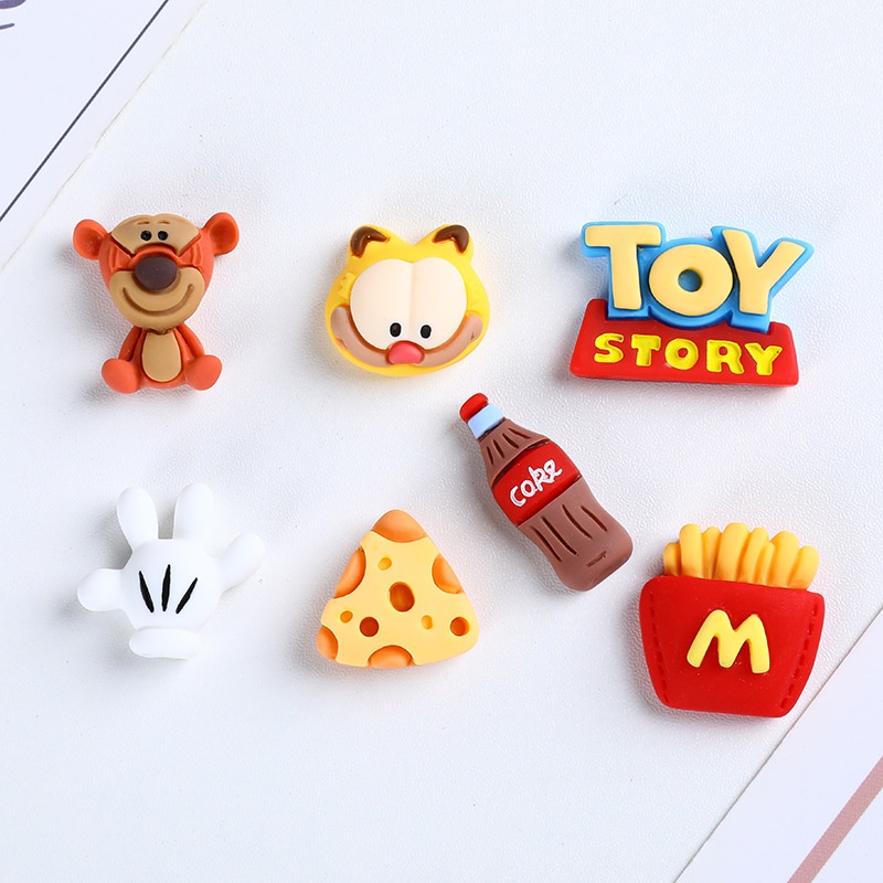Sticker Dép Cute Jibbitz Charm Trang Trí Hoạt Hình Xinh Xắn - HQ79 ...