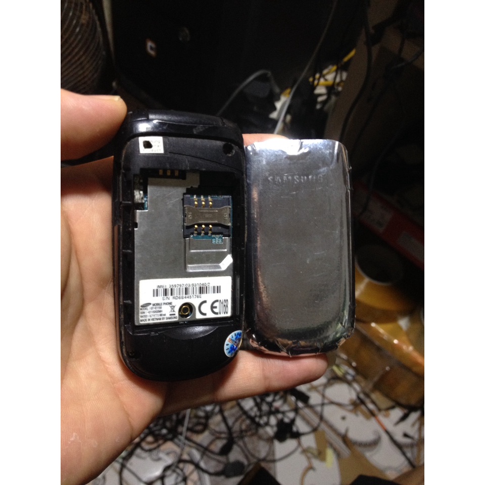 Mua Xác SAMSUNG E1150 màn có 1 kẻ ngang, lên treo lô gô, và báo số đỏ ...