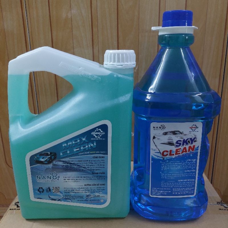 Mua Nước rửa kính ô tô Max Clean 3L, Sky Clean 2.5L đổ vào bình chứa ...