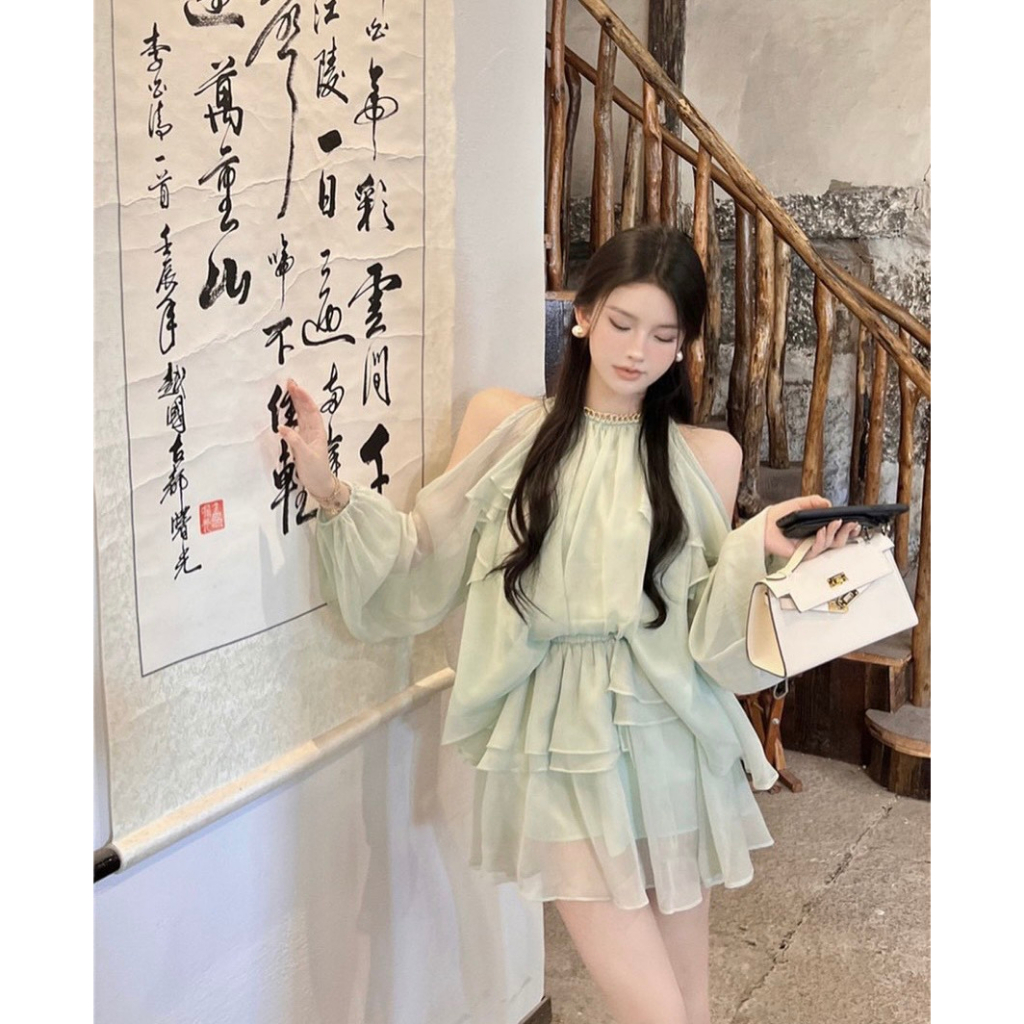 Mua SET ÁO BBD BÈO TẦNG TAY PHỒNG BO CHUN CỔ ĐÍNH DÂY KIM LOẠI + CHÂN ...